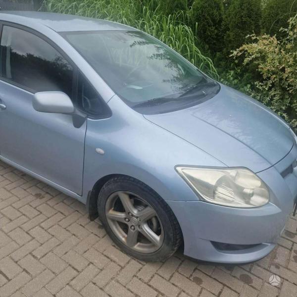 Blue Toyota Auris 2007 in Vilnius, with an engine capacity of 1.36 L and mileage of 282 thousand km for 1500 €, photo 5 on AUTOMOTO.COM.LV