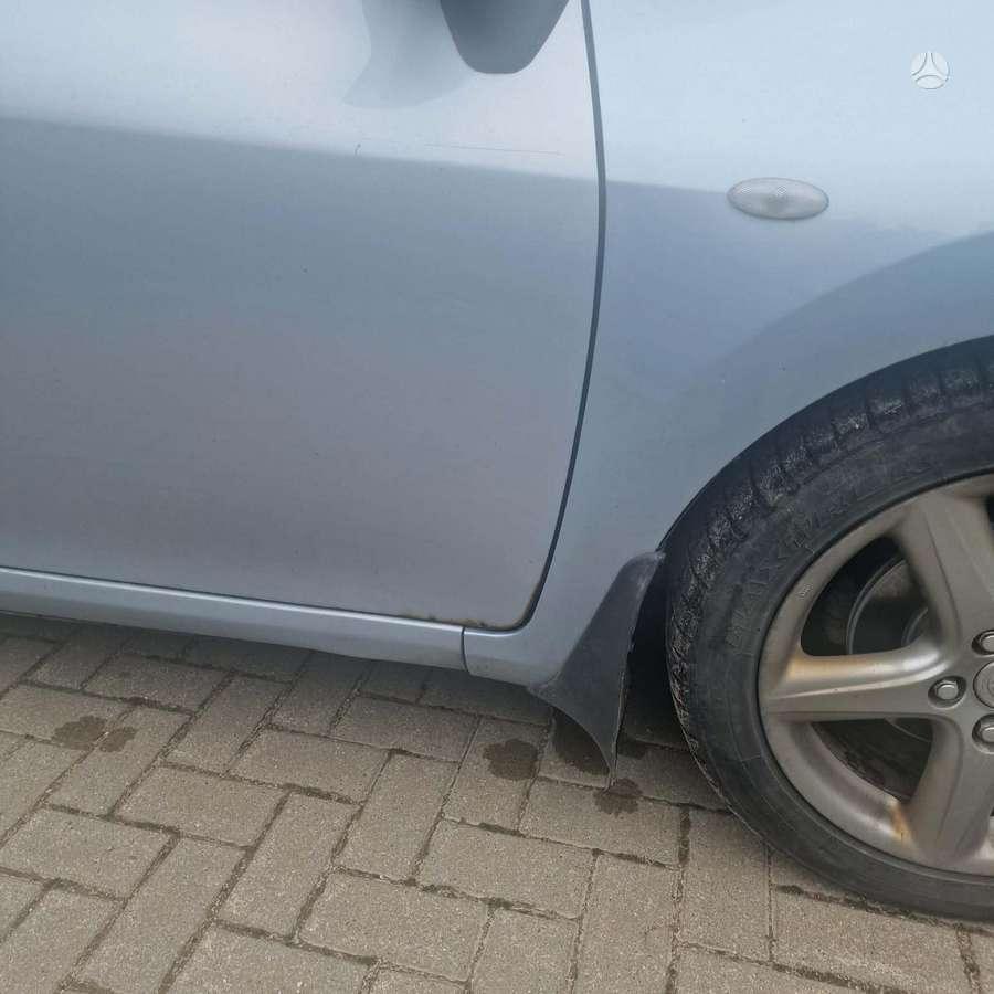 Zils Toyota Auris 2007 Viļņa, ar dzinēja tilpumu 1.36 L un nobraukumu 282 tūkst. km par 1500 €, foto 7 vietnē AUTOMOTO.COM.LV