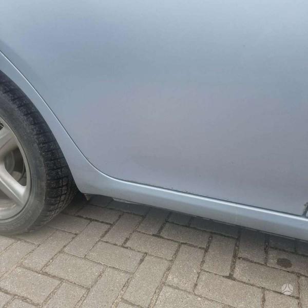 Blue Toyota Auris 2007 in Vilnius, with an engine capacity of 1.36 L and mileage of 282 thousand km for 1500 €, photo 7 on AUTOMOTO.COM.LV