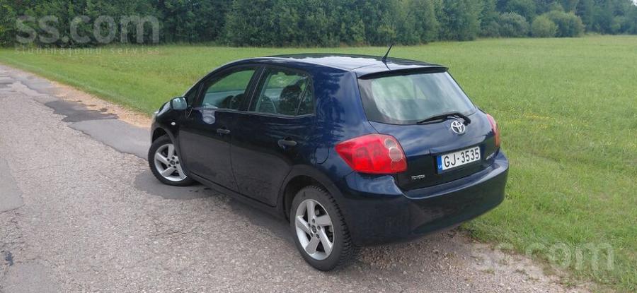 Blue Toyota Auris 2007 in Jelgava, with an engine capacity of 2.00 L and mileage of 207 thousand km for 2500 €, photo 3 on AUTOMOTO.COM.LV