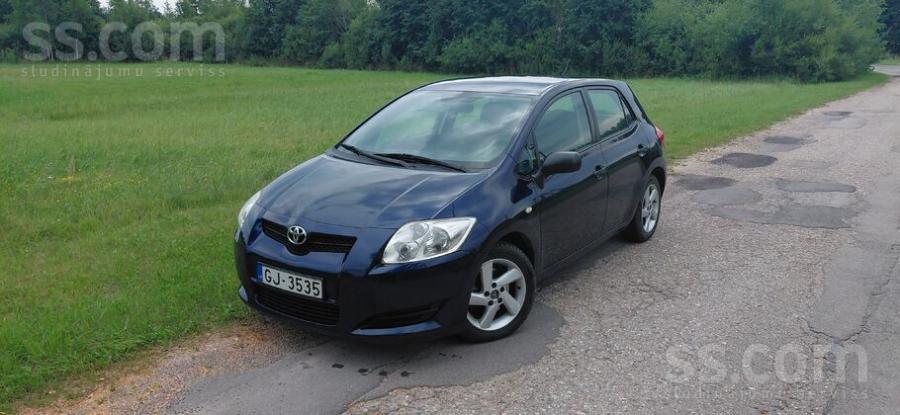 Blue Toyota Auris 2007 in Jelgava, with an engine capacity of 2.00 L and mileage of 207 thousand km for 2500 €, photo 4 on AUTOMOTO.COM.LV