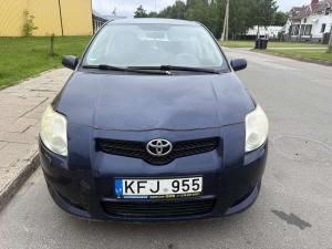 Blue Toyota Auris 2007 in Vilnius, with an engine capacity of 1.40 L and mileage of 250 thousand km for 950 €, photo 3 on AUTOMOTO.COM.LV