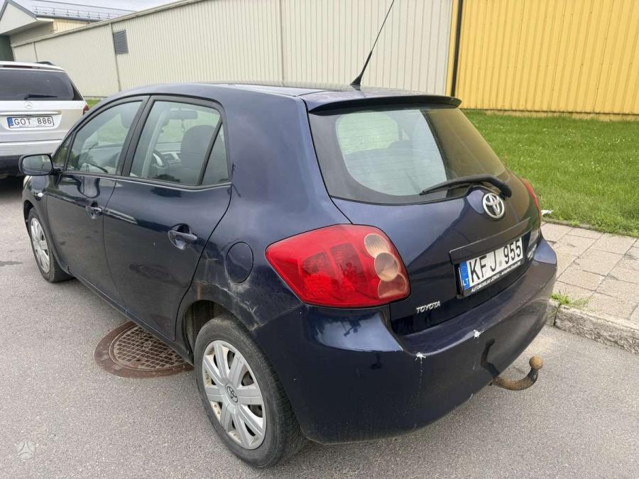 Blue Toyota Auris 2007 in Vilnius, with an engine capacity of 1.40 L and mileage of 250 thousand km for 950 €, photo 7 on AUTOMOTO.COM.LV