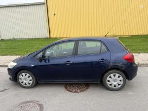 Blue Toyota Auris 2007 in Vilnius, with an engine capacity of 1.40 L and mileage of 250 thousand km for 950 €, photo 8 on AUTOMOTO.COM.LV
