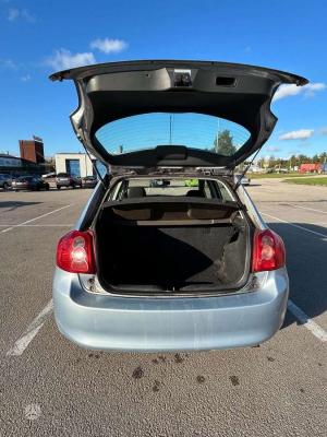 Blue Toyota Auris 2007 in Siauliai, with an engine capacity of 2.00 L and mileage of 327 thousand km for 1650 €, photo 5 on AUTOMOTO.COM.LV