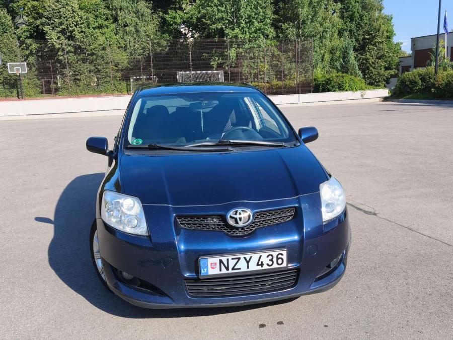 Zils Toyota Auris 2007 Viļņa, ar dzinēja tilpumu 1.60 L un nobraukumu 350 tūkst. km par 2200 €, foto 1 vietnē AUTOMOTO.COM.LV
