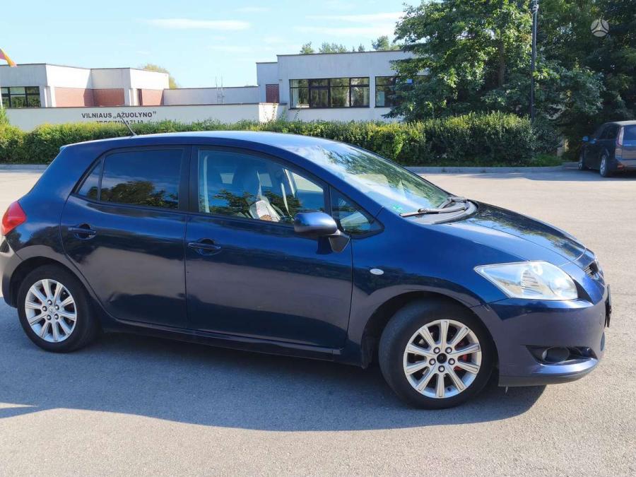 Zils Toyota Auris 2007 Viļņa, ar dzinēja tilpumu 1.60 L un nobraukumu 350 tūkst. km par 2200 €, foto 3 vietnē AUTOMOTO.COM.LV