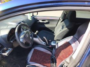 Zils Toyota Auris 2007 Viļņa, ar dzinēja tilpumu 1.60 L un nobraukumu 350 tūkst. km par 2200 €, foto 6 vietnē AUTOMOTO.COM.LV