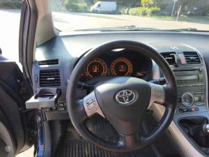 Zils Toyota Auris 2007 Viļņa, ar dzinēja tilpumu 1.60 L un nobraukumu 350 tūkst. km par 2200 €, foto 7 vietnē AUTOMOTO.COM.LV