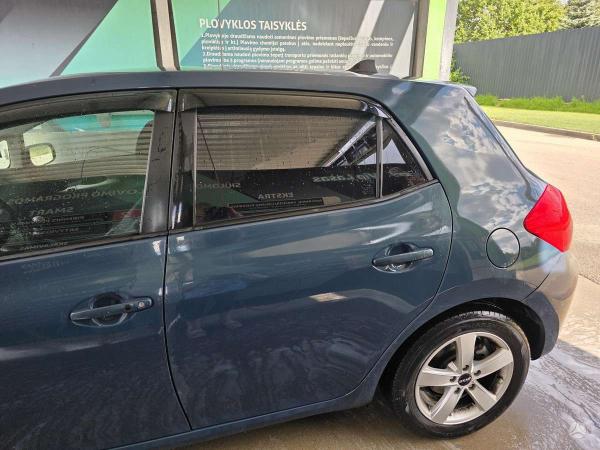 Zils Toyota Auris 2007 Kupiškis, ar dzinēja tilpumu 2.00 L un nobraukumu 237 tūkst. km par 2100 €, foto 5 vietnē AUTOMOTO.COM.LV