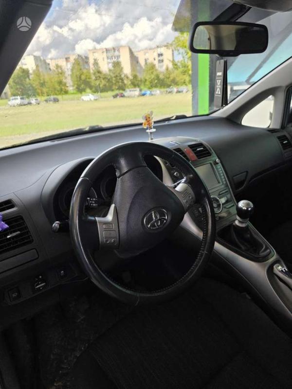 Zils Toyota Auris 2007 Kupiškis, ar dzinēja tilpumu 2.00 L un nobraukumu 237 tūkst. km par 2100 €, foto 8 vietnē AUTOMOTO.COM.LV