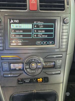 Zils Toyota Auris 2007 Kupiškis, ar dzinēja tilpumu 2.00 L un nobraukumu 237 tūkst. km par 2100 €, foto 10 vietnē AUTOMOTO.COM.LV