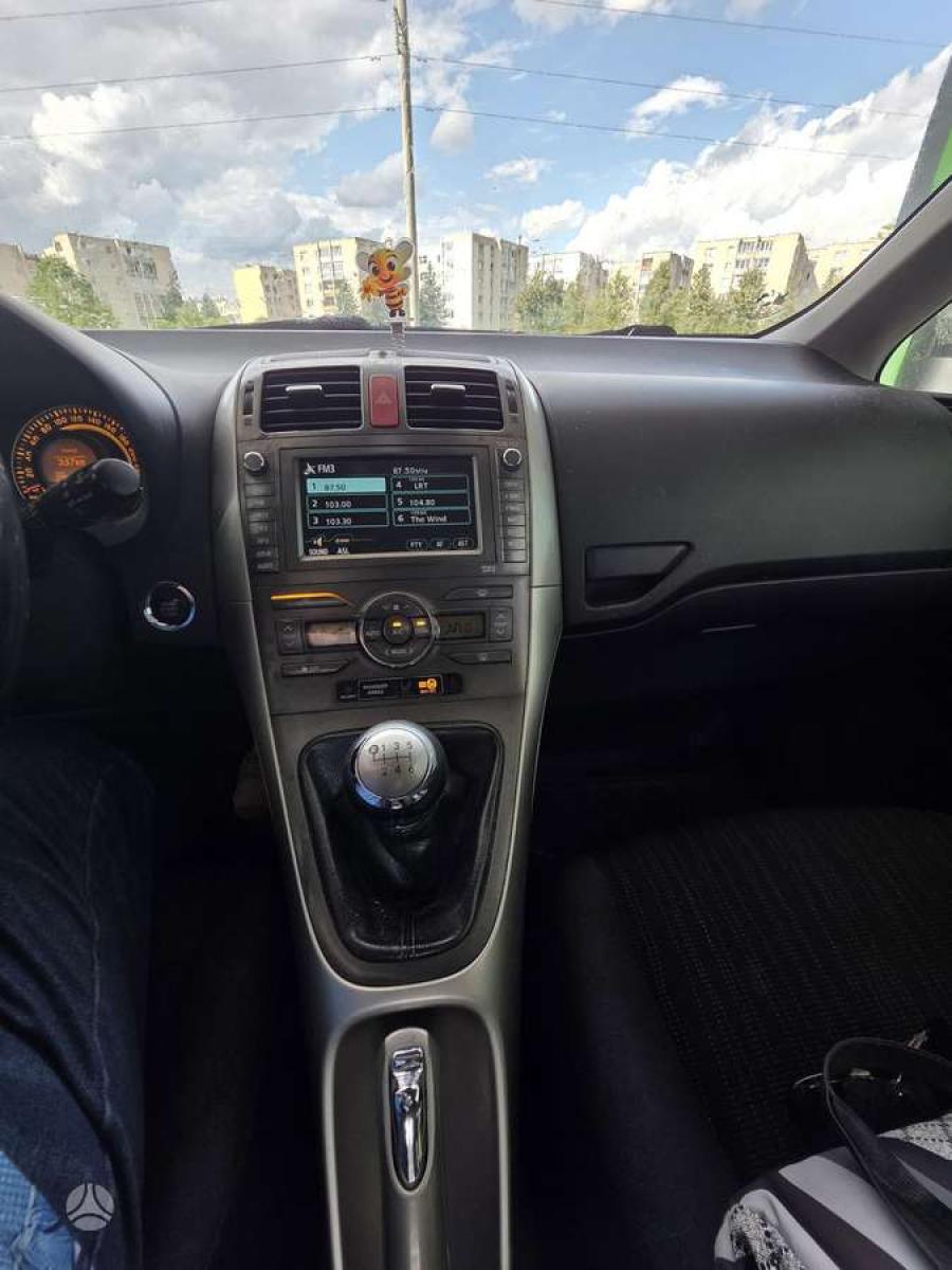 Zils Toyota Auris 2007 Kupiškis, ar dzinēja tilpumu 2.00 L un nobraukumu 237 tūkst. km par 2100 €, foto 11 vietnē AUTOMOTO.COM.LV