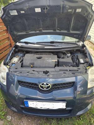 Zils Toyota Auris 2007 Kupiškis, ar dzinēja tilpumu 2.00 L un nobraukumu 237 tūkst. km par 2100 €, foto 18 vietnē AUTOMOTO.COM.LV