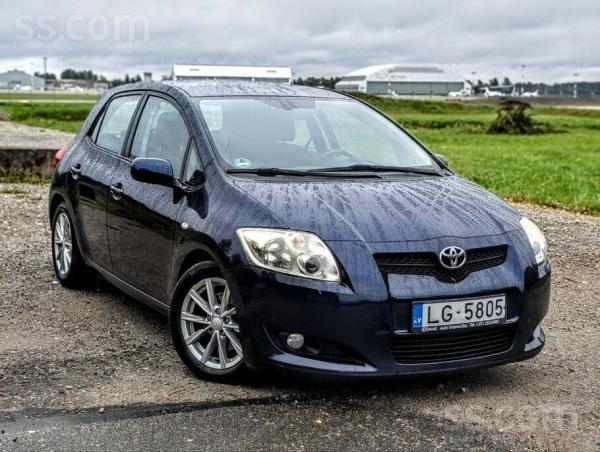 Zils Toyota Auris 2007 Rīga, ar dzinēja tilpumu 2.00 L un nobraukumu 307 tūkst. km par 2700 €, foto 1 vietnē AUTOMOTO.COM.LV