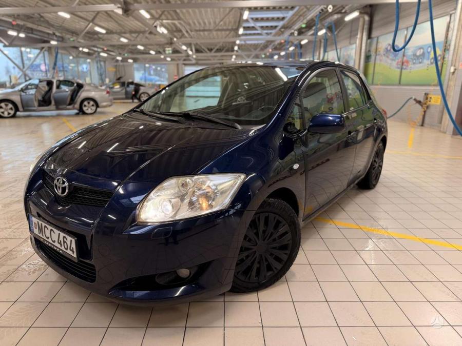 Blue Toyota Auris 2008 in Vilnius, with an engine capacity of 2.00 L and mileage of 230 thousand km for 1980 €, photo 1 on AUTOMOTO.COM.LV