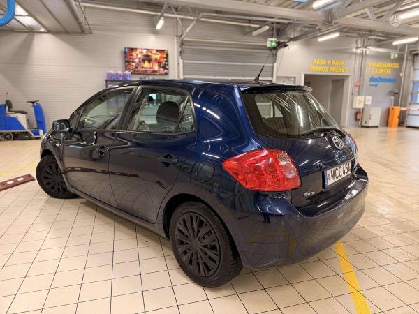 Zils Toyota Auris 2008 Viļņa, ar dzinēja tilpumu 2.00 L un nobraukumu 230 tūkst. km par 1980 €, foto 4 vietnē AUTOMOTO.COM.LV