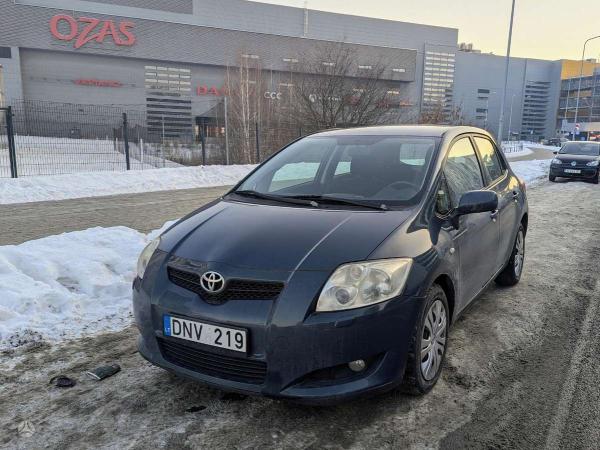 Blue Toyota Auris 2008 in Vilnius, with an engine capacity of 1.60 L and mileage of 82 thousand km for 4650 €, photo 3 on AUTOMOTO.COM.LV