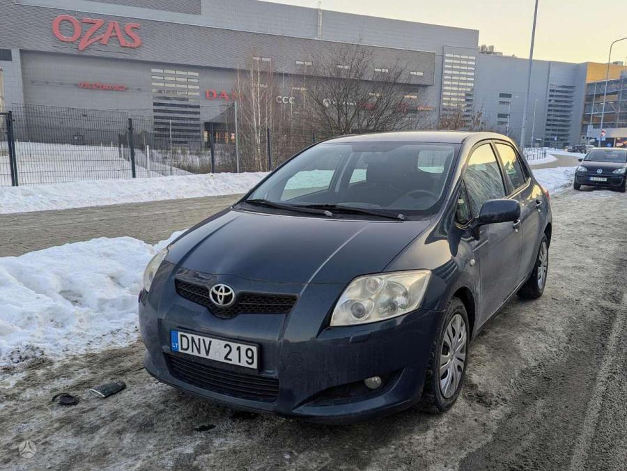 Blue Toyota Auris 2008 in Vilnius, with an engine capacity of 1.60 L and mileage of 82 thousand km for 4650 €, photo 3 on AUTOMOTO.COM.LV