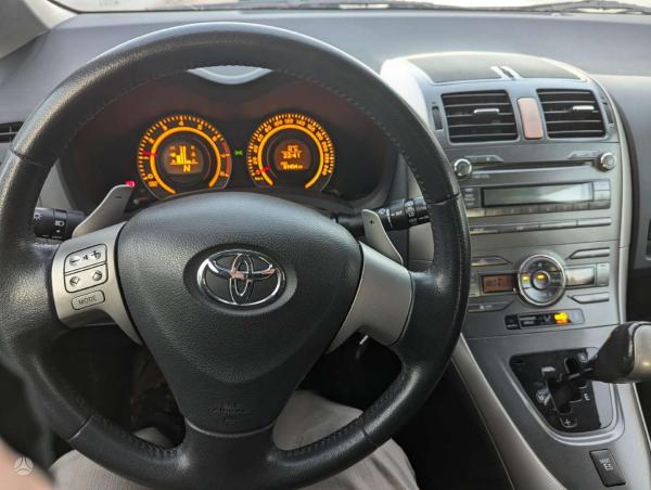 Zils Toyota Auris 2008 Viļņa, ar dzinēja tilpumu 1.60 L un nobraukumu 82 tūkst. km par 4650 €, foto 11 vietnē AUTOMOTO.COM.LV