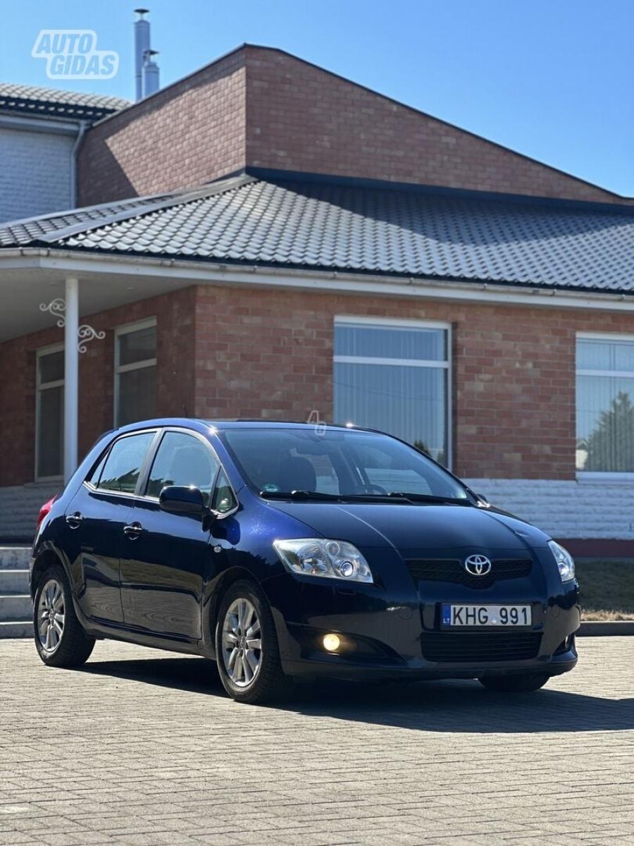 Zils Toyota Auris 2008 Viļņa, ar dzinēja tilpumu 2.00 L un nobraukumu 346 tūkst. km par 2250 €, foto 1 vietnē AUTOMOTO.COM.LV