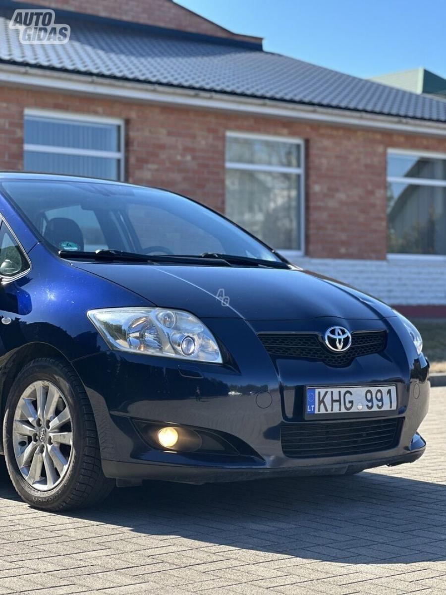 Zils Toyota Auris 2008 Viļņa, ar dzinēja tilpumu 2.00 L un nobraukumu 346 tūkst. km par 2250 €, foto 3 vietnē AUTOMOTO.COM.LV