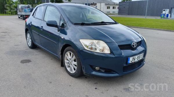 Zils Toyota Auris 2008 Jelgava, ar dzinēja tilpumu 2.00 L un nobraukumu 243 tūkst. km par 2900 €, foto 1 vietnē AUTOMOTO.COM.LV