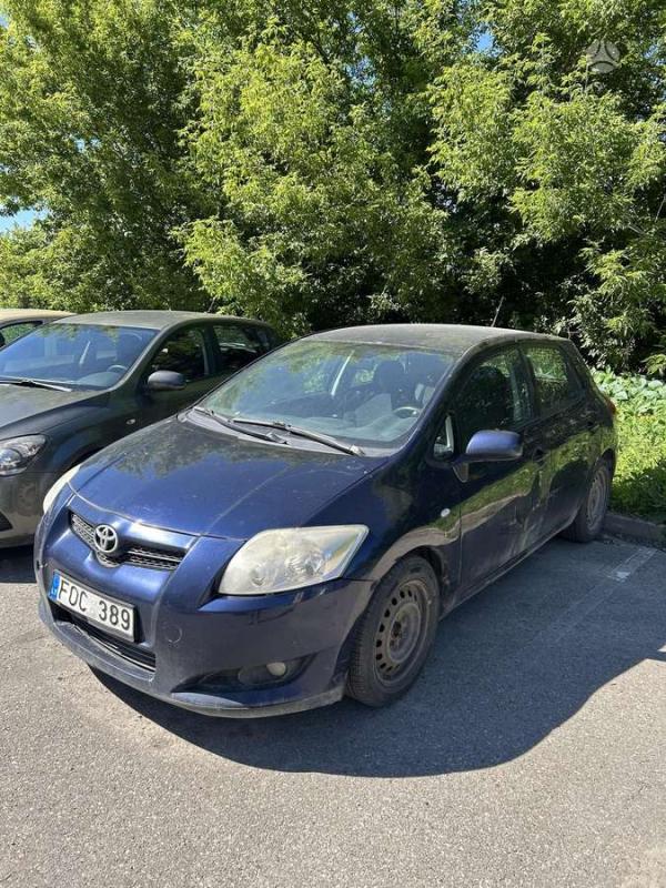 Blue Toyota Auris 2008 in Vilnius, with an engine capacity of 1.40 L and mileage of 350 thousand km for 850 €, photo 1 on AUTOMOTO.COM.LV