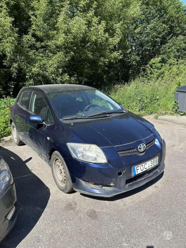 Blue Toyota Auris 2008 in Vilnius, with an engine capacity of 1.40 L and mileage of 350 thousand km for 850 €, photo 2 on AUTOMOTO.COM.LV