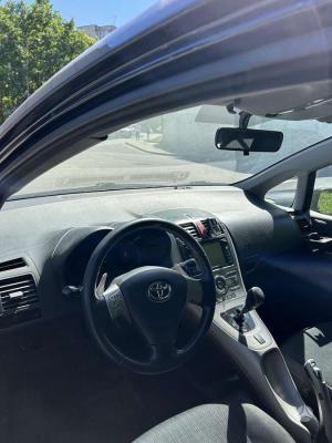 Blue Toyota Auris 2008 in Vilnius, with an engine capacity of 1.40 L and mileage of 350 thousand km for 850 €, photo 5 on AUTOMOTO.COM.LV