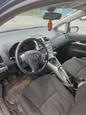 Zils Toyota Auris 2008 Jehvi, ar dzinēja tilpumu 2.20 L un nobraukumu 255 tūkst. km par 2400 €, foto 9 vietnē AUTOMOTO.COM.LV