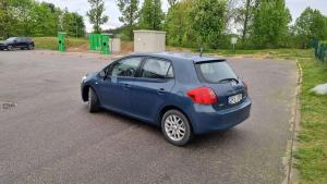Blue Toyota Auris 2008 in Trakai, with an engine capacity of 1.60 L and mileage of 247 thousand km for 3300 €, photo 4 on AUTOMOTO.COM.LV