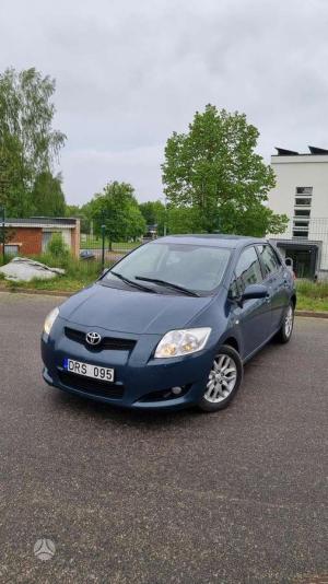 Blue Toyota Auris 2008 in Trakai, with an engine capacity of 1.60 L and mileage of 247 thousand km for 3300 €, photo 6 on AUTOMOTO.COM.LV