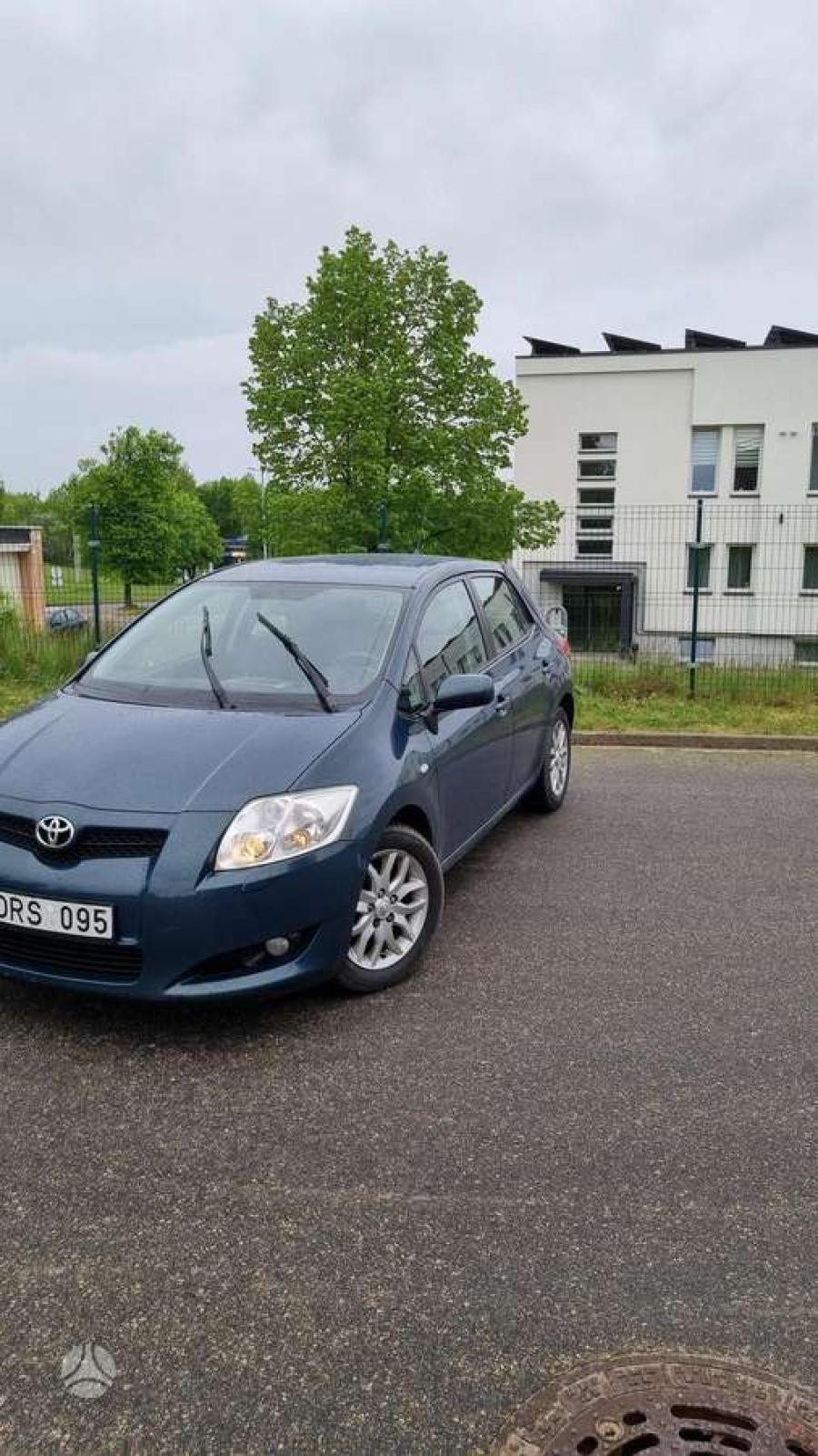 Blue Toyota Auris 2008 in Trakai, with an engine capacity of 1.60 L and mileage of 247 thousand km for 3300 €, photo 7 on AUTOMOTO.COM.LV