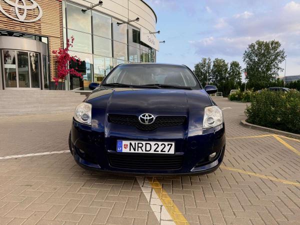 Zils Toyota Auris 2008 Viļņa, ar dzinēja tilpumu 2.00 L un nobraukumu 206 tūkst. km par 2600 €, foto 3 vietnē AUTOMOTO.COM.LV