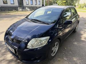 Zils Toyota Auris 2008 Kauņa, ar dzinēja tilpumu 2.00 L un nobraukumu 320 tūkst. km par 2200 €, foto  vietnē AUTOMOTO.COM.LV