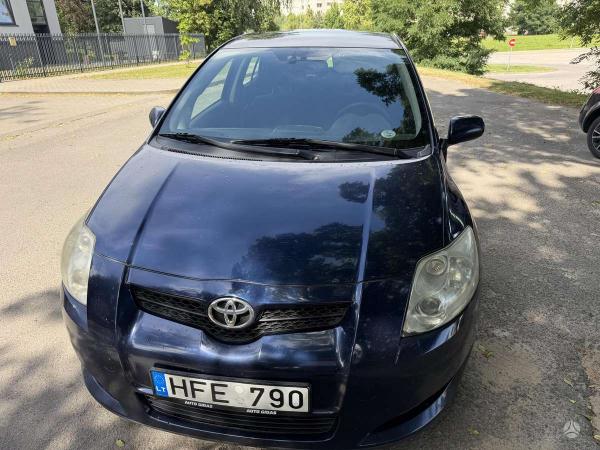 Blue Toyota Auris 2008 in Kaunas, with an engine capacity of 2.00 L and mileage of 320 thousand km for 2200 €, photo 2 on AUTOMOTO.COM.LV