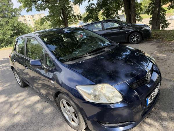 Blue Toyota Auris 2008 in Kaunas, with an engine capacity of 2.00 L and mileage of 320 thousand km for 2200 €, photo 3 on AUTOMOTO.COM.LV