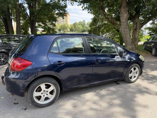 Blue Toyota Auris 2008 in Kaunas, with an engine capacity of 2.00 L and mileage of 320 thousand km for 2200 €, photo 5 on AUTOMOTO.COM.LV