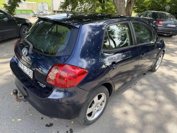 Blue Toyota Auris 2008 in Kaunas, with an engine capacity of 2.00 L and mileage of 320 thousand km for 2200 €, photo 6 on AUTOMOTO.COM.LV