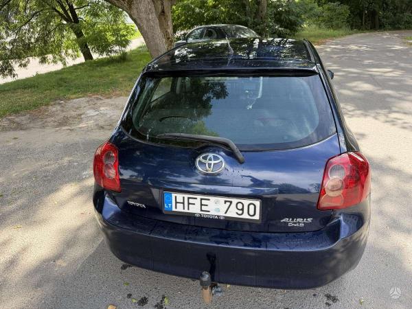 Blue Toyota Auris 2008 in Kaunas, with an engine capacity of 2.00 L and mileage of 320 thousand km for 2200 €, photo 7 on AUTOMOTO.COM.LV