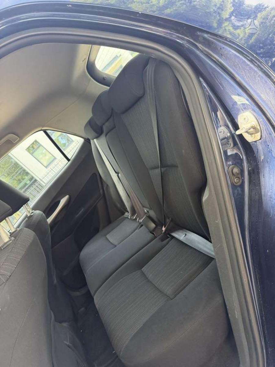 Zils Toyota Auris 2008 Kauņa, ar dzinēja tilpumu 2.00 L un nobraukumu 320 tūkst. km par 2200 €, foto 13 vietnē AUTOMOTO.COM.LV