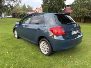 Blue Toyota Auris 2008 in Riga, with an engine capacity of 1.60 L and mileage of 286 thousand km for 2300 €, photo 7 on AUTOMOTO.COM.LV
