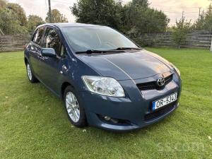 Blue Toyota Auris 2008 in Riga, with an engine capacity of 1.60 L and mileage of 286 thousand km for 2300 €, photo 8 on AUTOMOTO.COM.LV