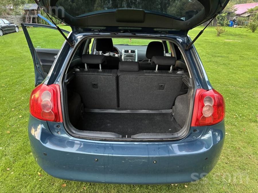 Blue Toyota Auris 2008 in Riga, with an engine capacity of 1.60 L and mileage of 286 thousand km for 2300 €, photo 9 on AUTOMOTO.COM.LV
