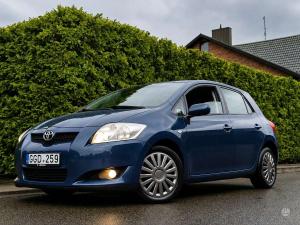 Blue Toyota Auris 2008 in Vilnius, with an engine capacity of 2.00 L and mileage of 339 thousand km for 1450 €, photo  on AUTOMOTO.COM.LV