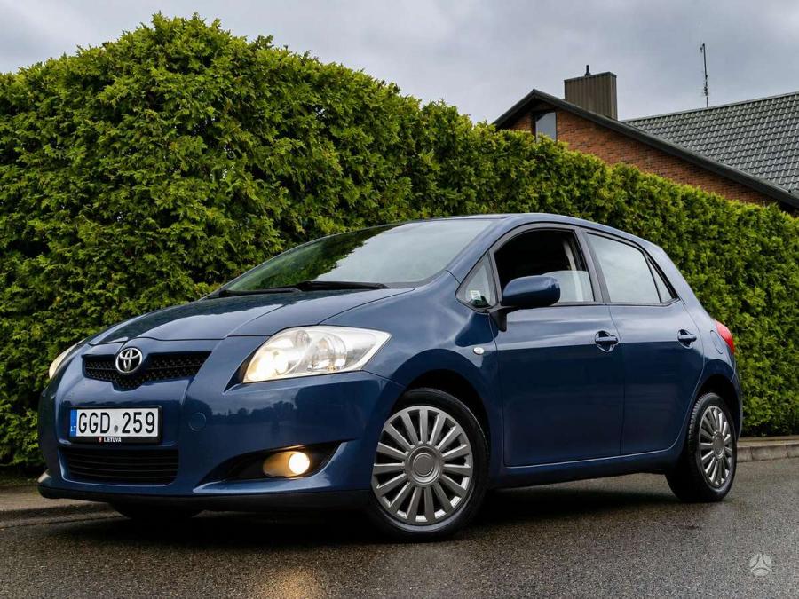 Blue Toyota Auris 2008 in Vilnius, with an engine capacity of 2.00 L and mileage of 339 thousand km for 1450 €, photo 1 on AUTOMOTO.COM.LV