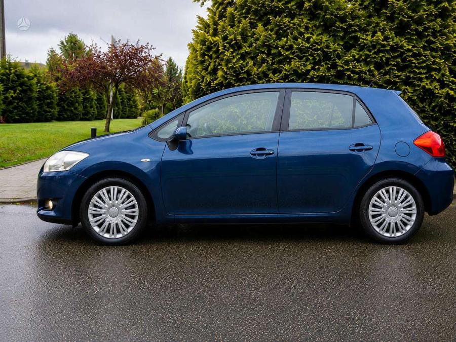 Blue Toyota Auris 2008 in Vilnius, with an engine capacity of 2.00 L and mileage of 339 thousand km for 1450 €, photo 5 on AUTOMOTO.COM.LV