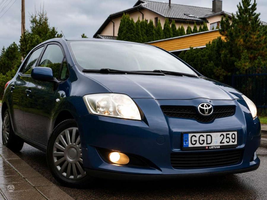 Blue Toyota Auris 2008 in Vilnius, with an engine capacity of 2.00 L and mileage of 339 thousand km for 1450 €, photo 6 on AUTOMOTO.COM.LV