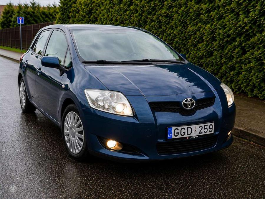 Blue Toyota Auris 2008 in Vilnius, with an engine capacity of 2.00 L and mileage of 339 thousand km for 1450 €, photo 9 on AUTOMOTO.COM.LV